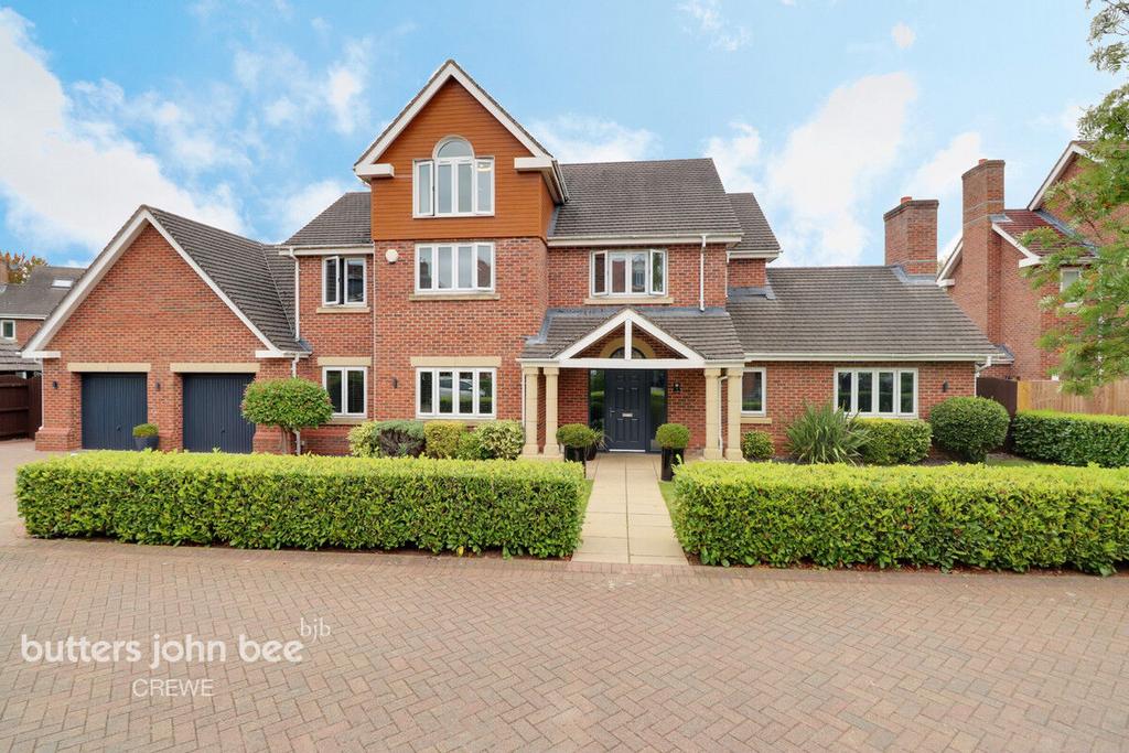 Hampstead Drive, Crewe 7 bed detached house - £900,000