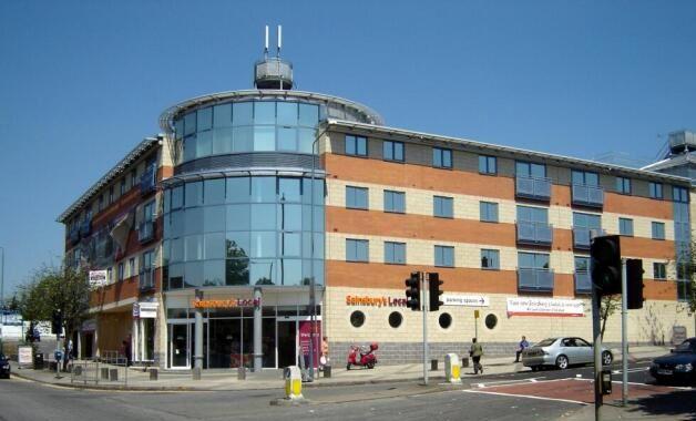 Commodore Court, Nottingham NG8 2 bed flat for sale - £60,000