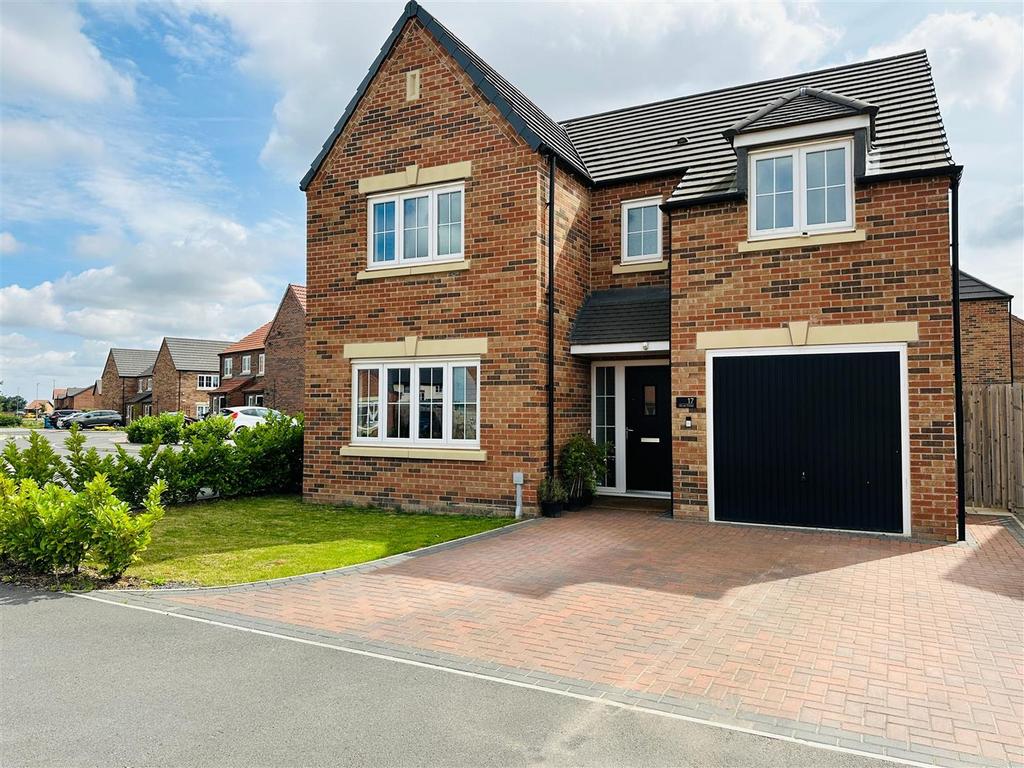 Oliver Close, Howden, Goole 4 bed detached house - £325,000