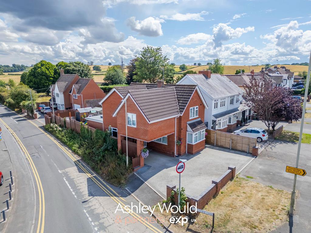 Racecourse Lane, Stourbridge DY8 4 bed detached house for sale - £500,000