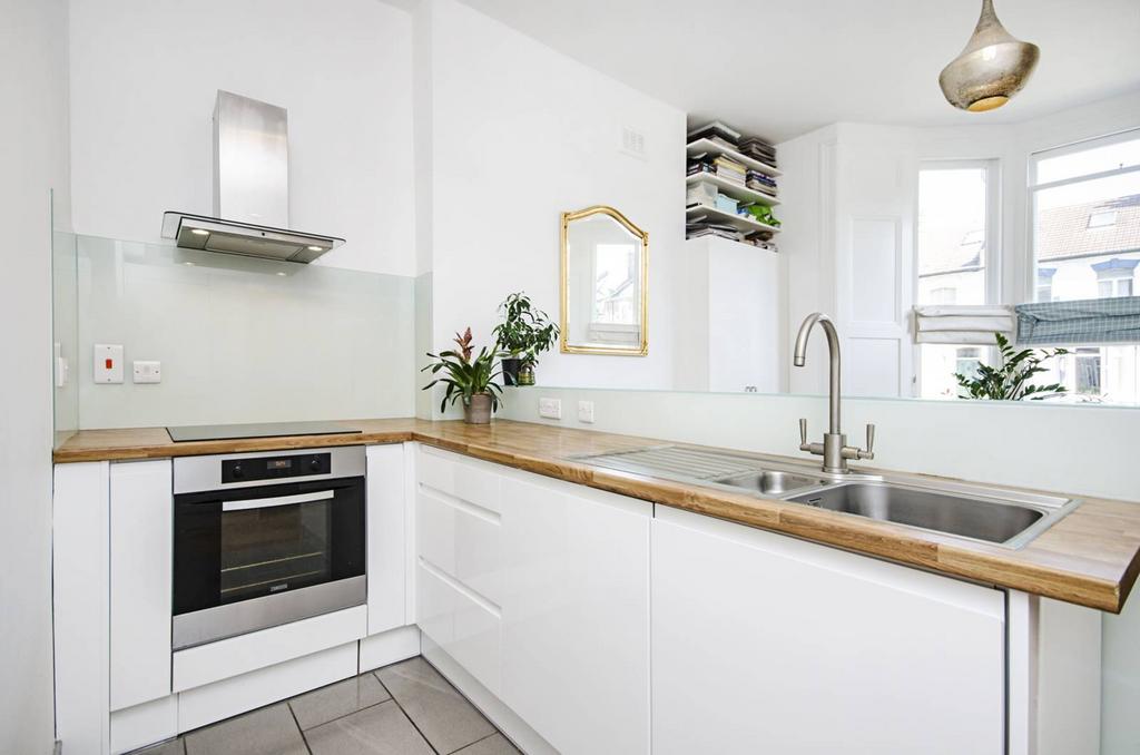 Sandringham Road, Dalston, London, E8 1 bed flat - £425,000