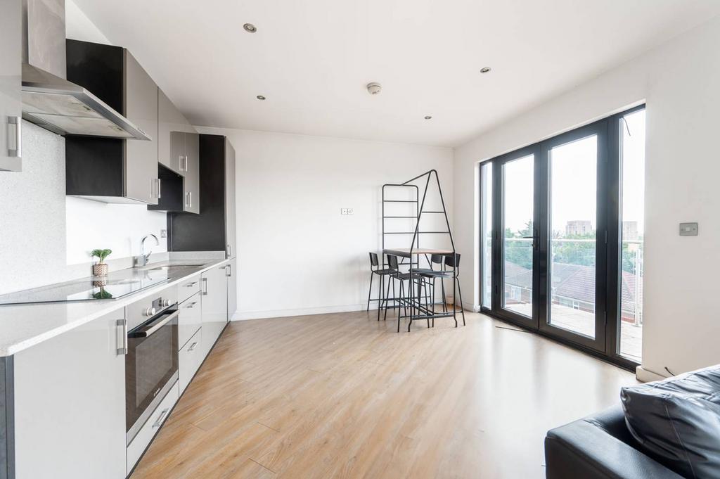 Neasden Lane, Neasden, London, NW10 1 bed flat - £2,750 pcm (£635 pw)