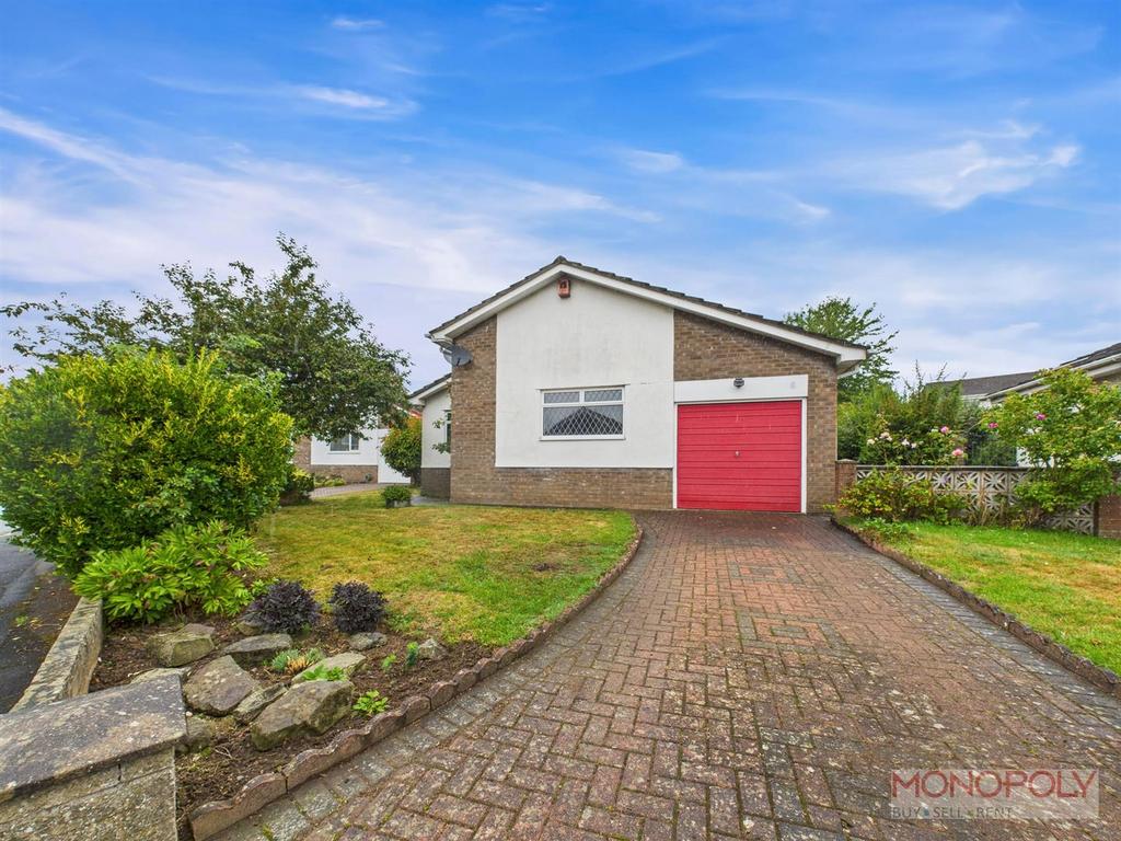 Pine Grove, Llay, Wrexham 3 bed detached bungalow - £265,000
