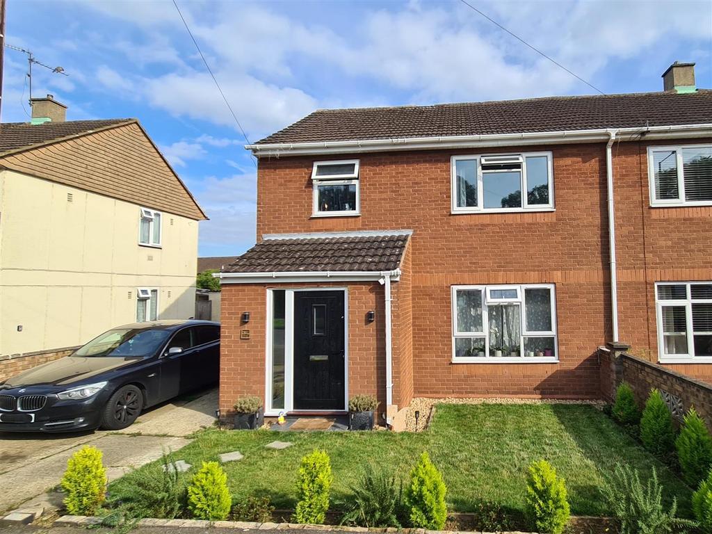 Willow Brook Road, Corby NN17 3 bed semi-detached house - £255,000