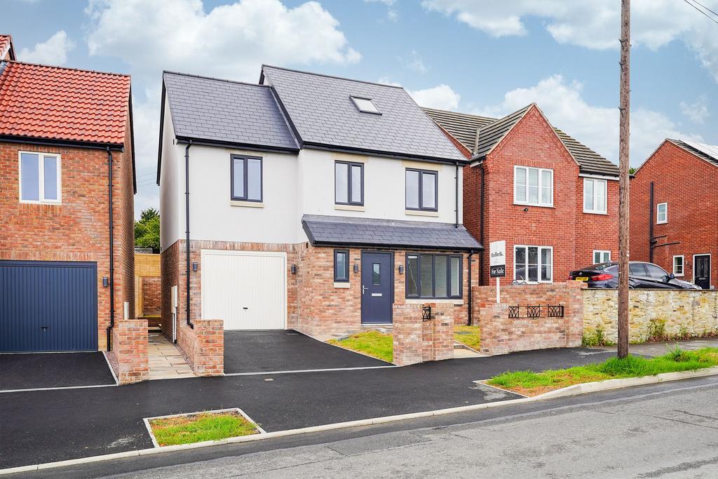 Manor Farm Row, Sheffield S21 4 bed detached house - £340,000