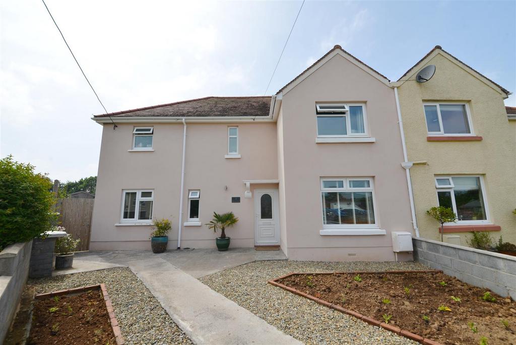 Kesteven Court, Carew, Tenby 4 bed semi-detached house - £260,000