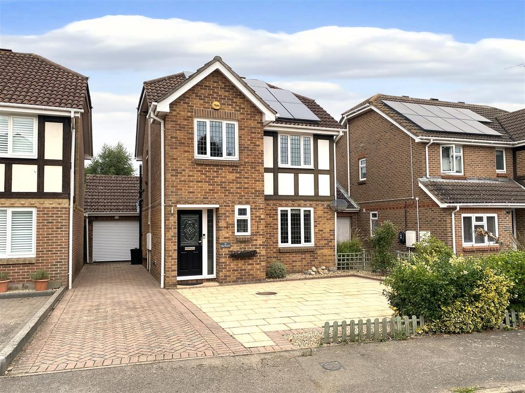 The Faroes, Littlehampton BN17 3 bed detached house - £450,000