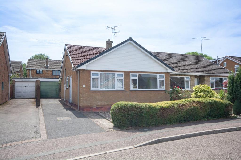 Almond Close, Barby, Rugby, CV23 2 bed semi-detached bungalow for sale - £270,000