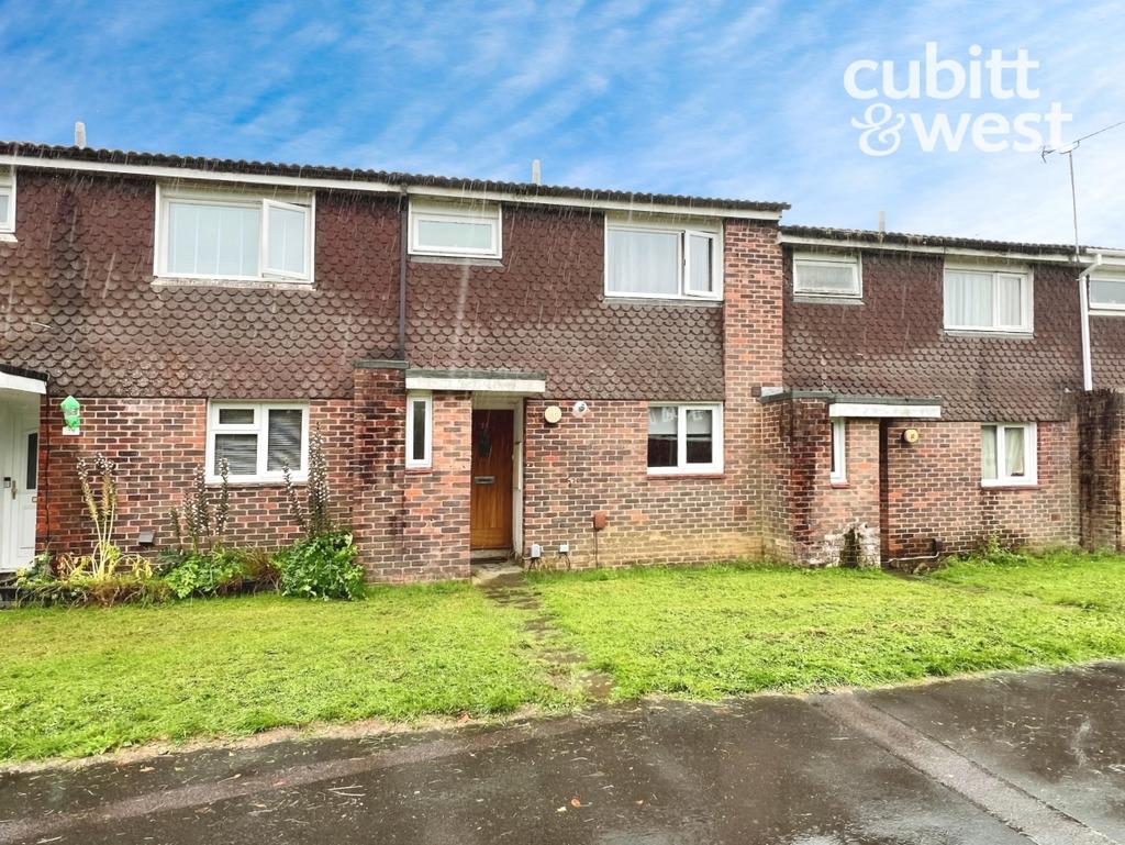 Curteys Walk, Crawley, RH11 3 bed terraced house - £1,650 pcm (£381 pw)