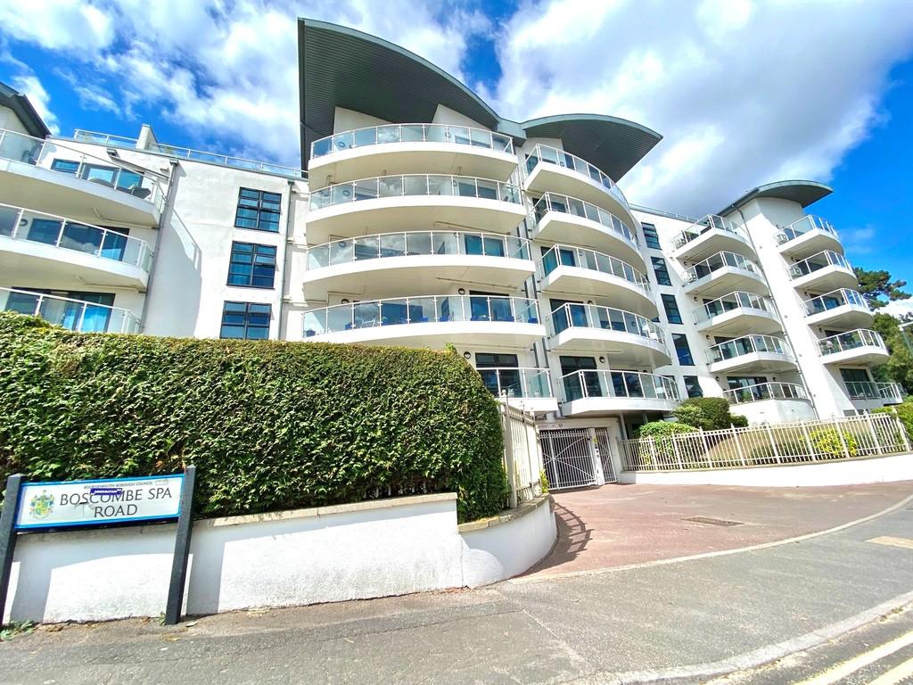 Boscombe Spa Road, Boscombe 3 bed penthouse - £2,450 pcm (£565 pw)