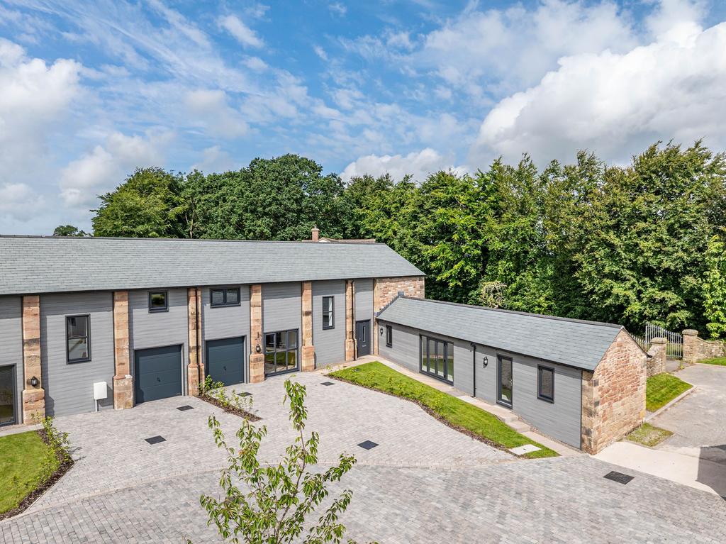 Manor Farm, Crofton, CA5 4 bed barn conversion - £599,995