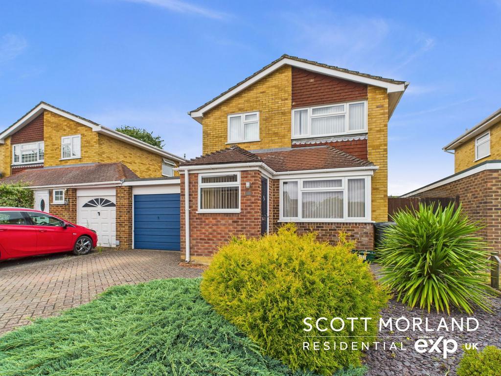 Rose Close, Basingstoke RG22 3 bed detached house - £475,000