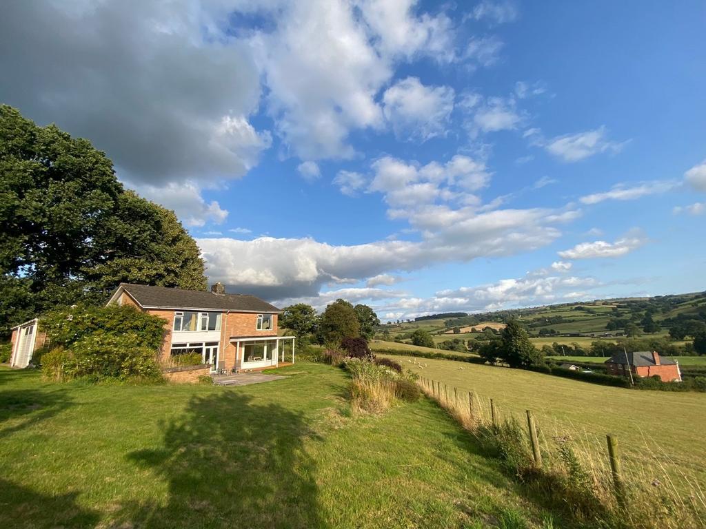 Llangyniew, Welshpool, Powys 4 bed detached house - £1,600 pcm (£369 pw)