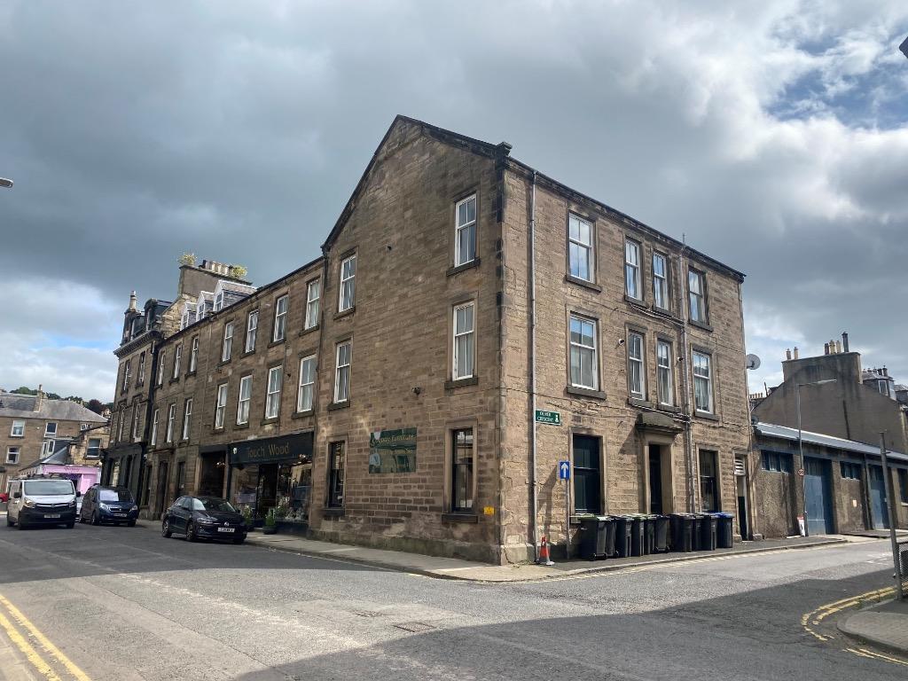Oliver Crescent, Hawick, TD9 2 bed flat - £550 pcm (£127 pw)