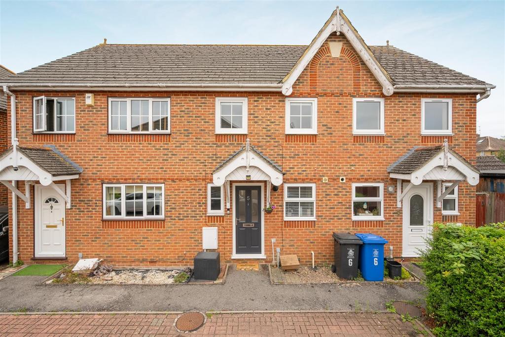 Selwyn Close, Windsor 2 bed terraced house for sale - £400,000