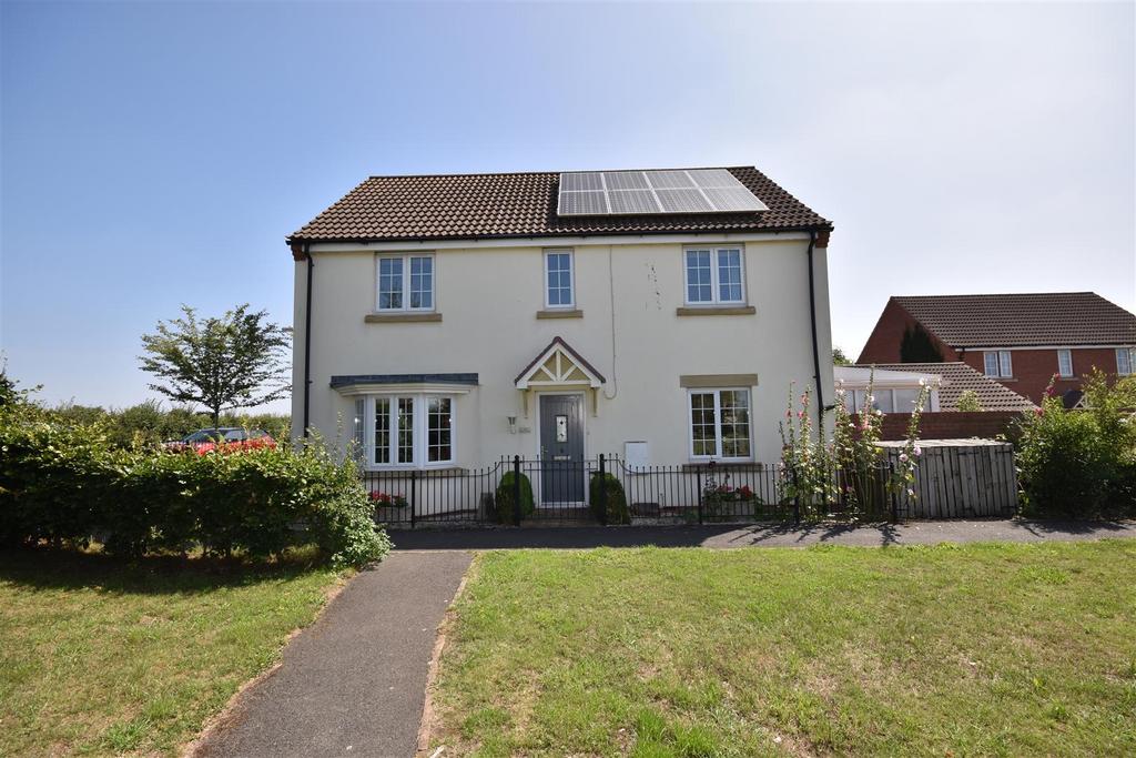 College Road, Cranwell Village 4 bed detached house for sale - £260,000