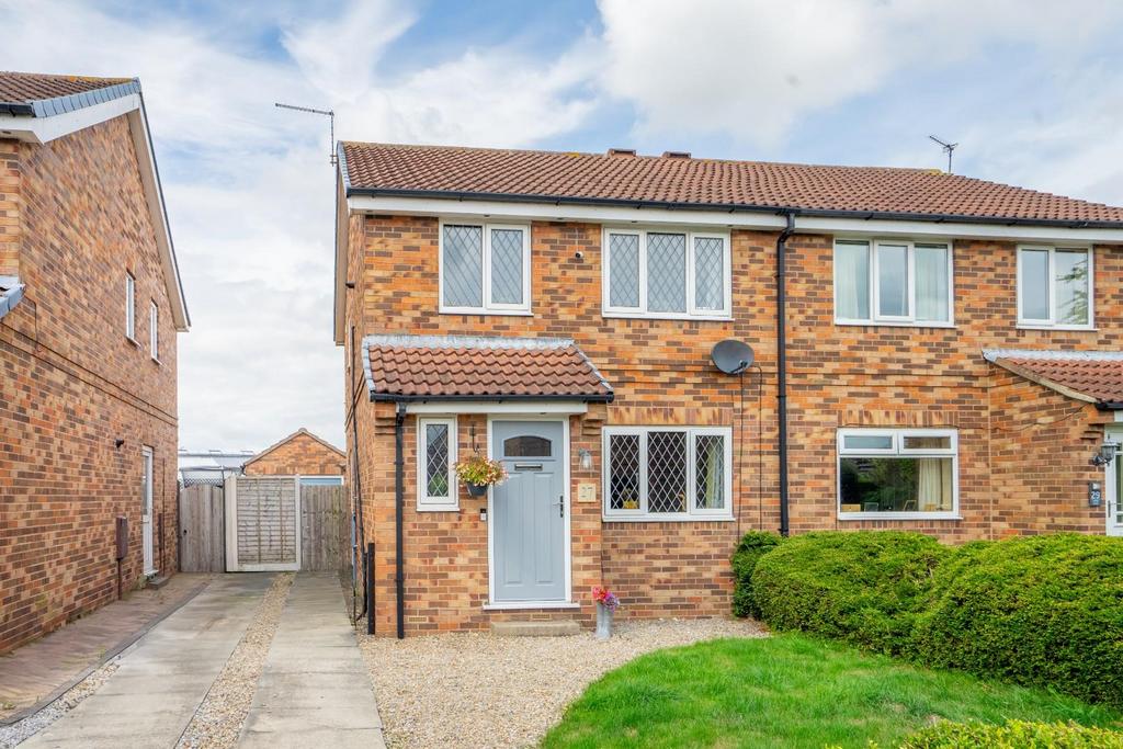 Loxley Close, York 3 bed semi-detached house - £300,000
