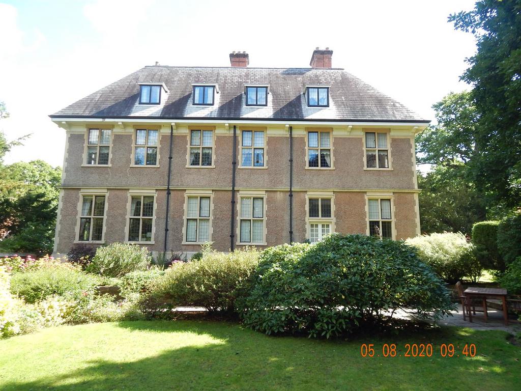 Purshall Close, Redditch 2 bed apartment - £950 pcm (£219 pw)