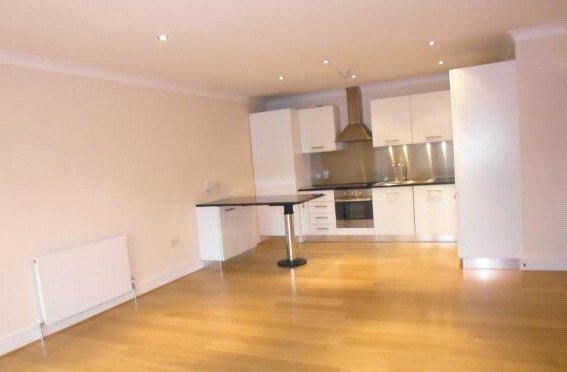 Gladbeck Way, Enfield, London, EN2 1 bed apartment - £1,500 pcm (£346 pw)