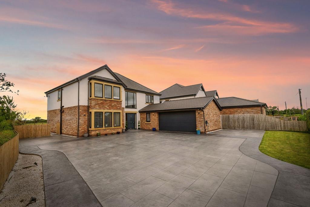 Darkinson Lane, Preston PR4 5 bed detached house for sale - £1,000,000