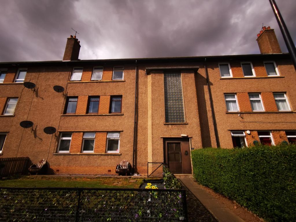 Balmullo Square, Douglas, Dundee, DD4 2 bed flat - £795 pcm (£183 pw)