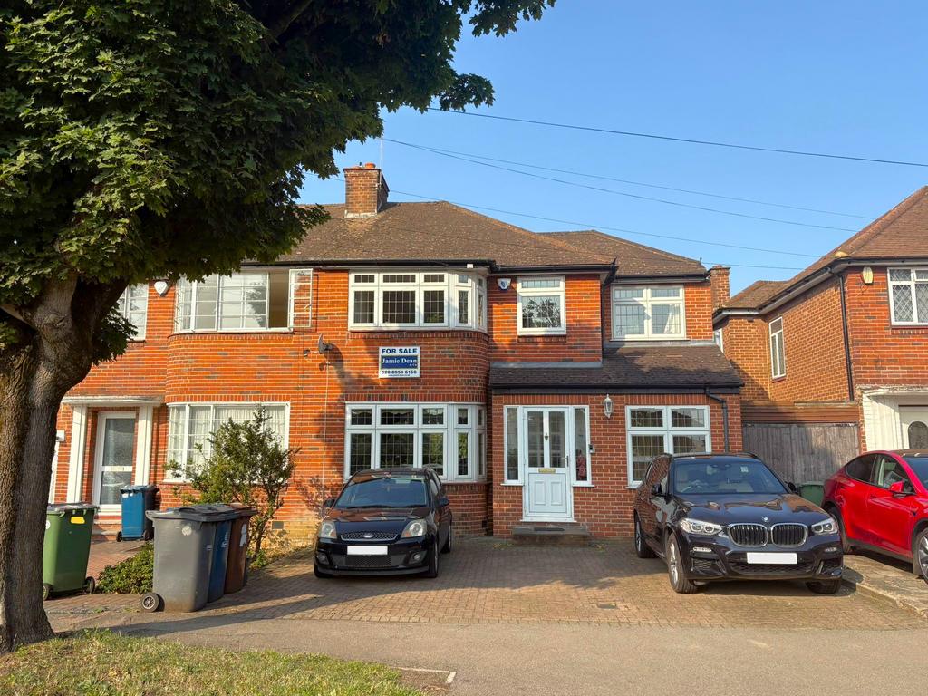 Culver Grove, Stanmore HA7 4 bed semi-detached house for sale - £749,950