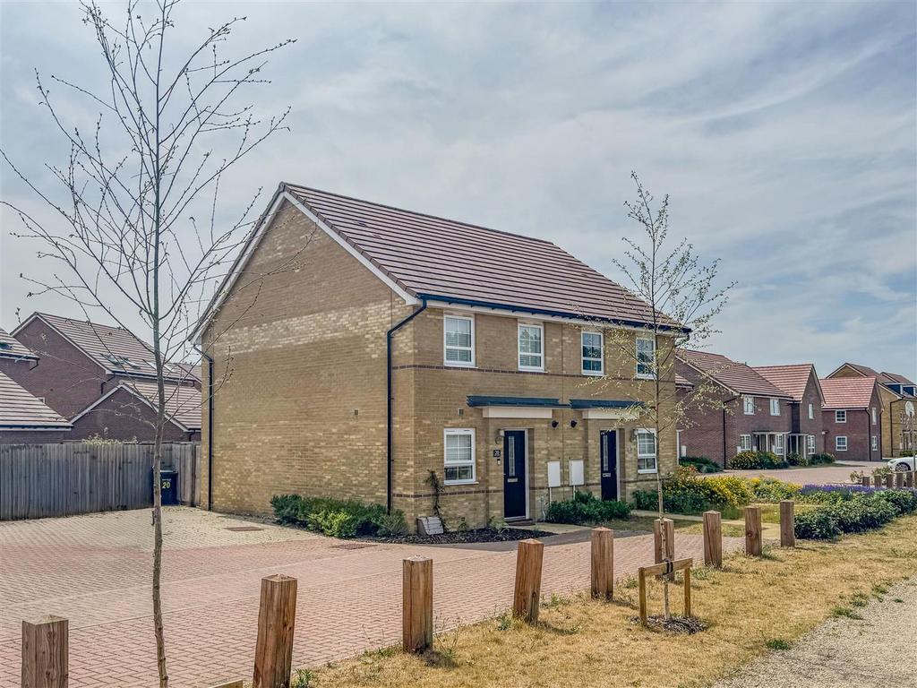 Chase Avenue, Red Lodge 2 bed semi-detached house for sale - £260,000
