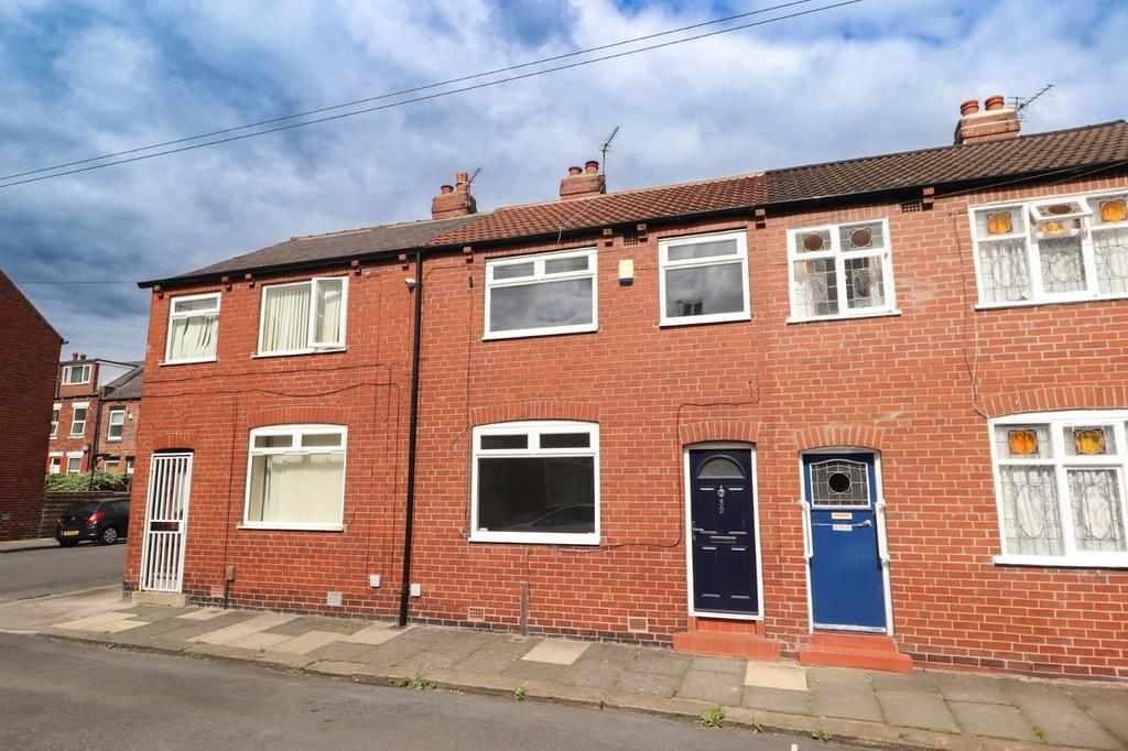 Dawlish Road, Leeds, West Yorkshire, LS9 3 bed terraced house - £995 pcm (£230 pw)