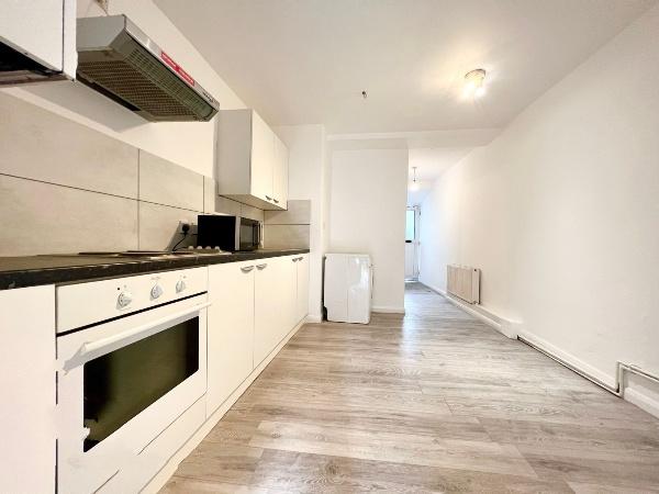 Lewisham Way, London SE14 2 bed apartment - £1,625 pcm (£375 pw)