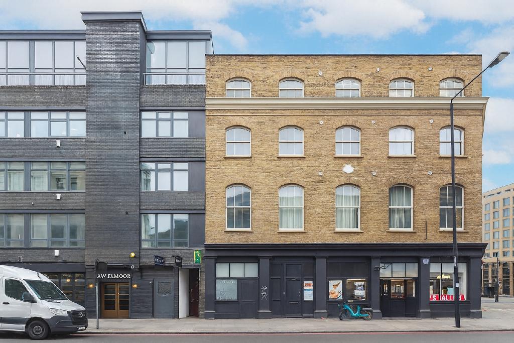 Commercial Street, London, Spitalfields 2 bed apartment - £2,700 pcm (£ ...