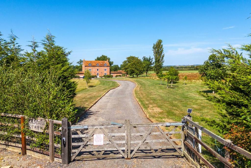 Calcutt Lane 5 bed farm house - £1,795,000