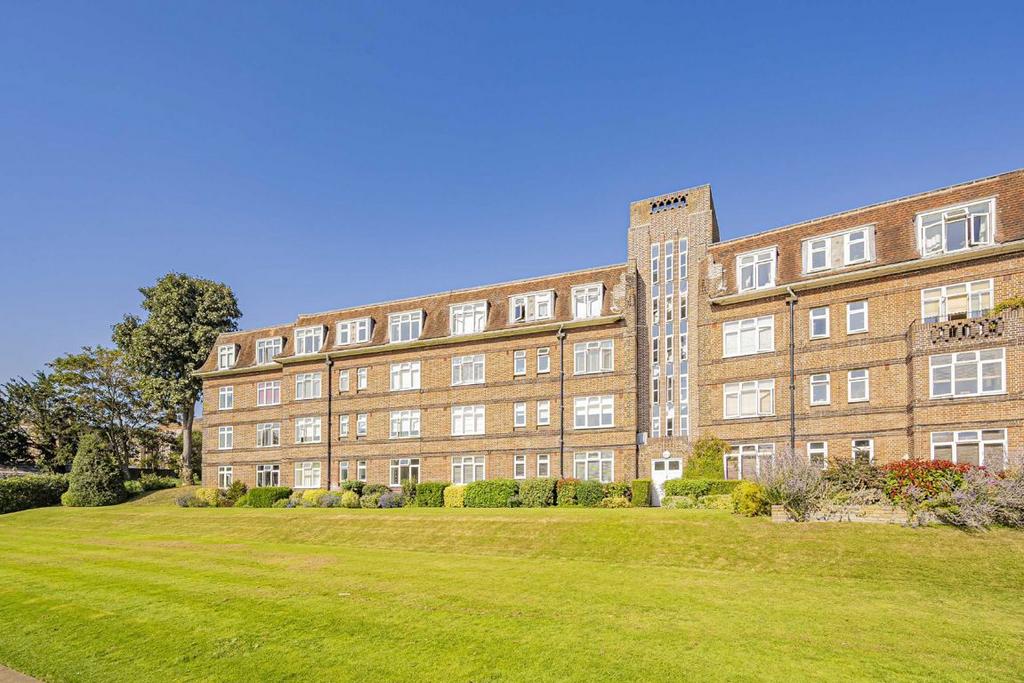 Thames Eyot, Twickenham TW1 2 bed flat to rent - £2,600 pcm (£600 pw)