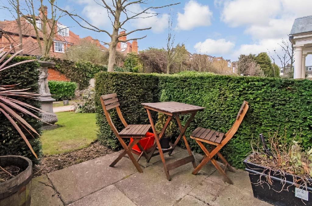 7 Nursery Road, Wimbledon SW19 2 bed flat to rent - £2,000 pcm (£462 pw)