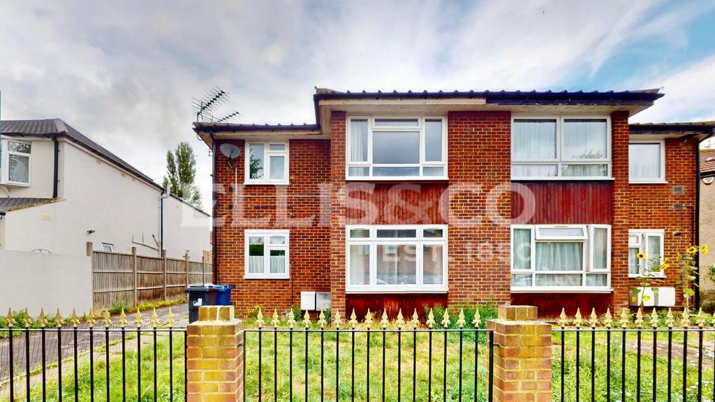 Jordan Road, Perivale, Greenford, UB6 2 bed maisonette to rent - £1,800 ...
