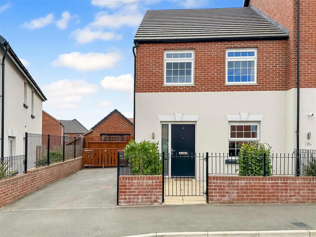 Marleston Lane, Middlebeck, Newark 3 bed semi-detached house - £260,000