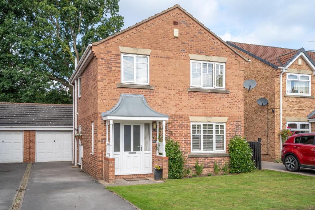 Lundy Close, York 3 bed detached house - £375,000