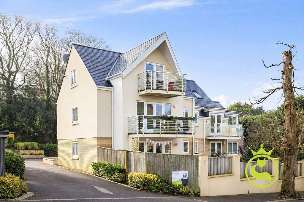 Windsor Road, Poole BH14 2 bed flat for sale - £450,000