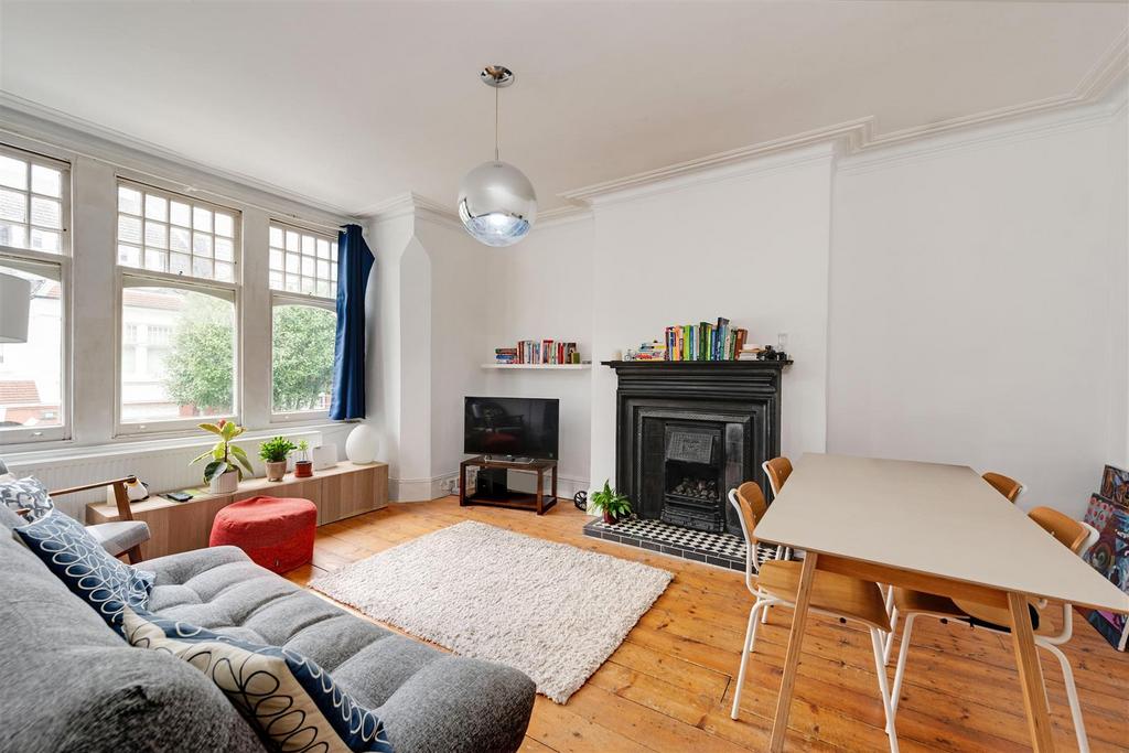 Glenmore Road, Belsize Park NW3 2 bed flat for sale - £775,000