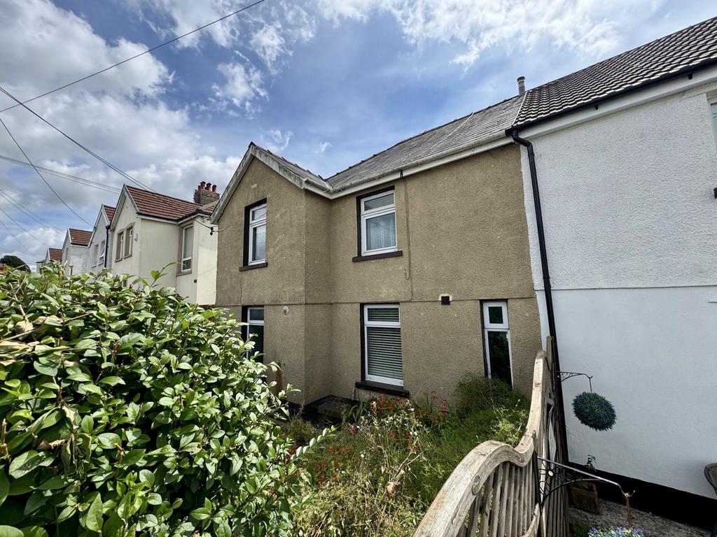 Merthyr Tydfil CF47 3 bed semi-detached house - £130,000