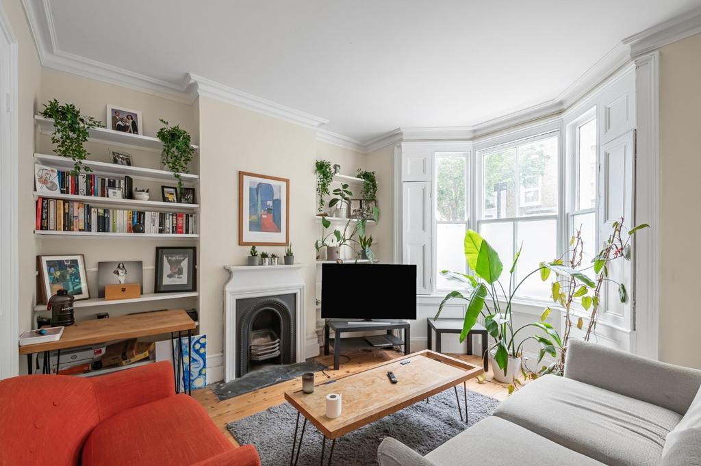 Hargwyne Street, London, SW9 3 bed terraced house - £4,000 pcm (£923 pw)