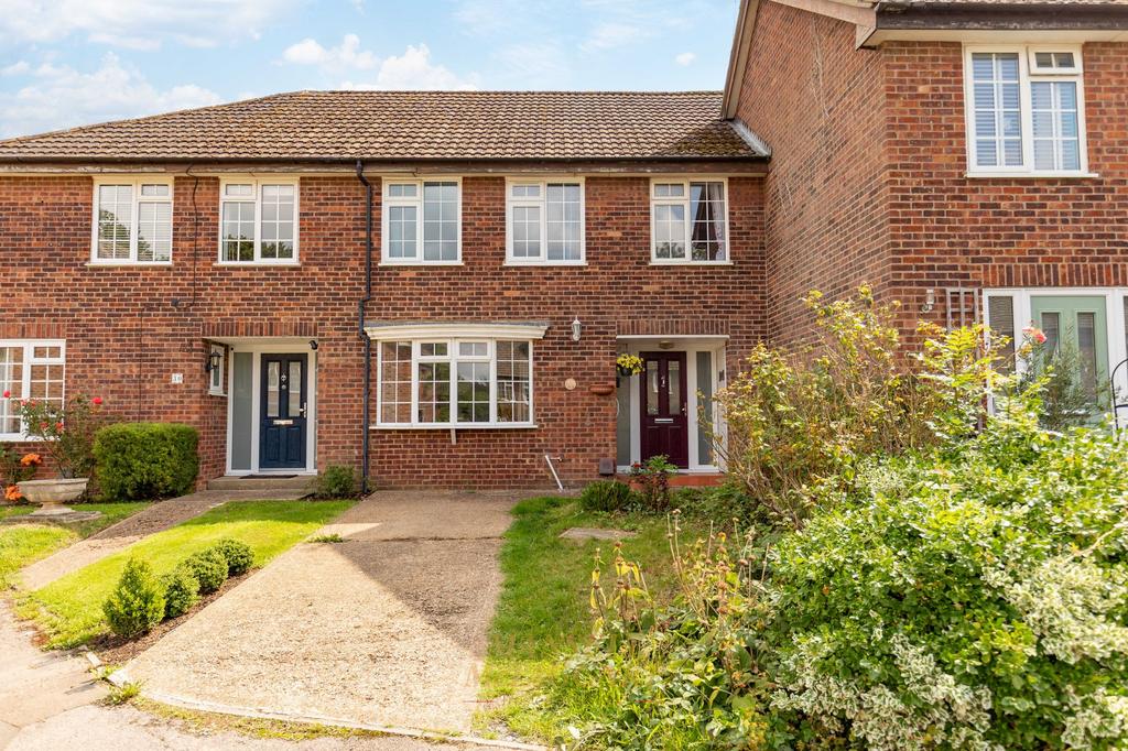 Brook Close, East Grinstead RH19 3 bed terraced house for sale - £425,000