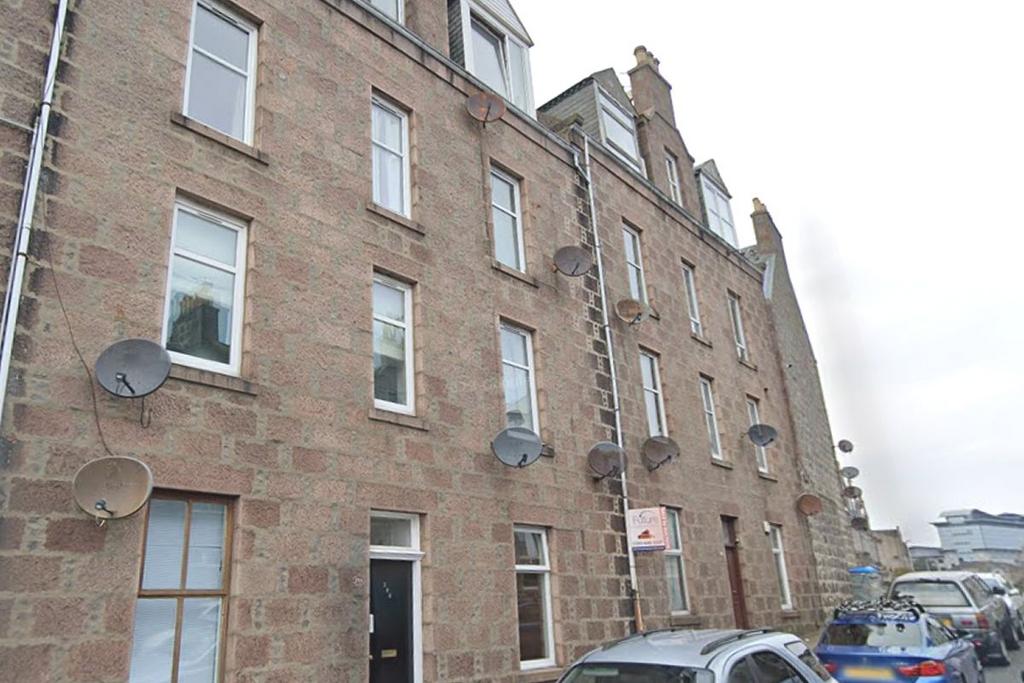 Hardgate, Top Floor Flat, Aberdeen AB10 1 bed flat - £30,000