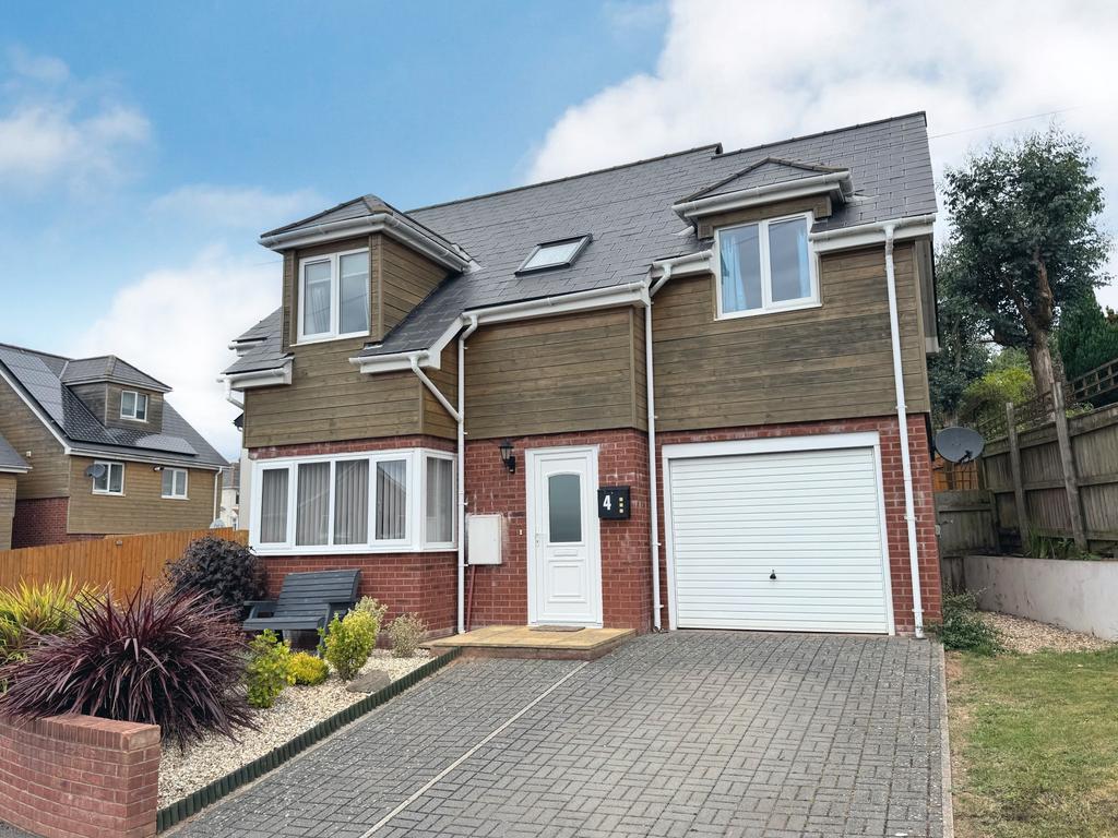 Exmouth EX8 4 bed detached house - £1,550 pcm (£358 pw)