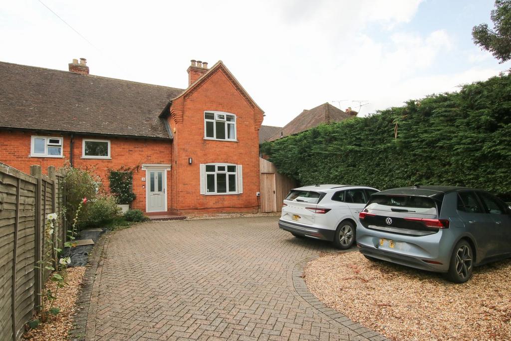 Barkham Road, Wokingham, RG41 4 bed semi-detached house for sale - £760,000