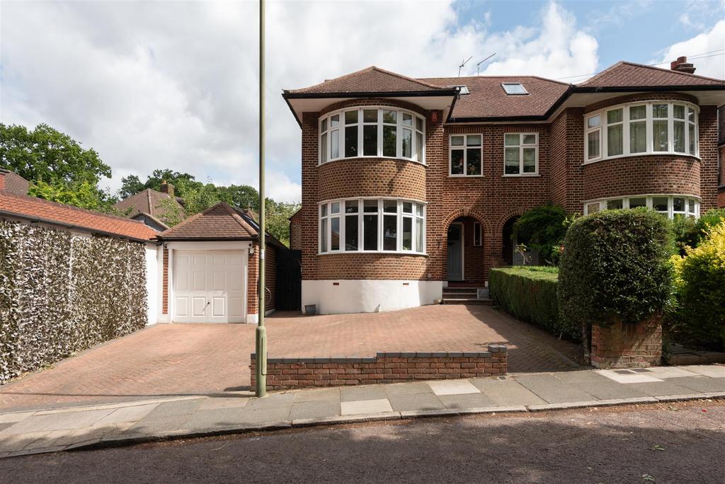 Oak Way, London N14 5 bed semi-detached house for sale - £1,000,000