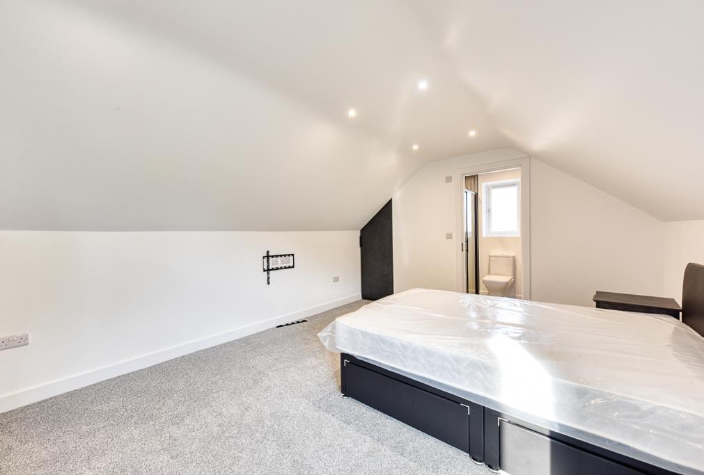 The Elms, Nottingham NG4 1 bed in a house share to rent - £695 pcm (£ ...