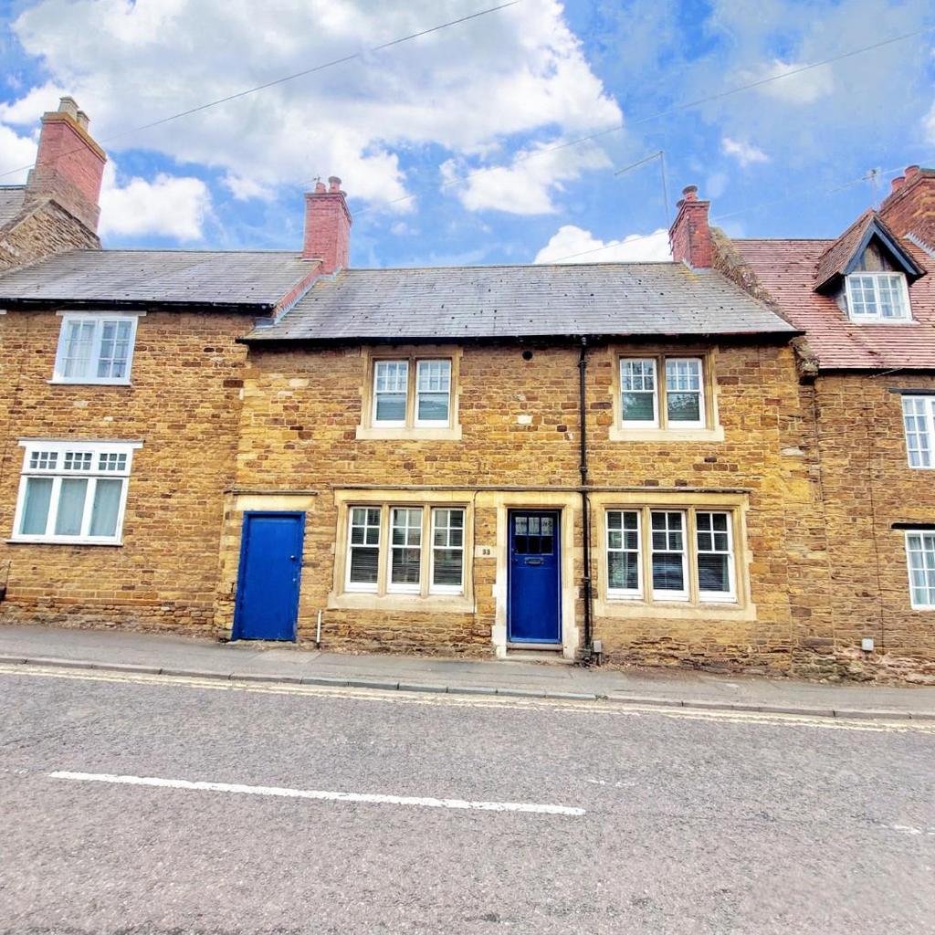West Street, Earls Barton... 3 bed cottage - £350,000