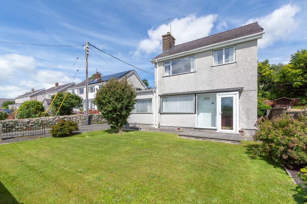 Ystad Coetmor, Bethesda, Gwynedd, LL57 3 bed detached house - £295,000
