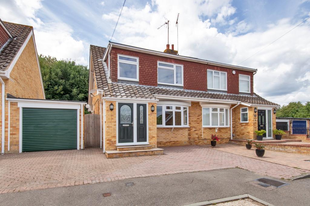 Chequers Close, Istead Rise... 3 bed semi-detached house for sale - £ ...