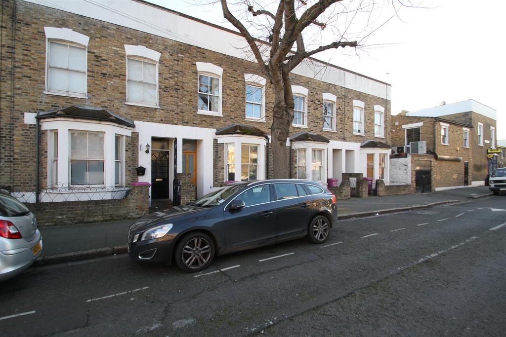 Antill Road, London 2 bed terraced house - £2,500 pcm (£577 pw)